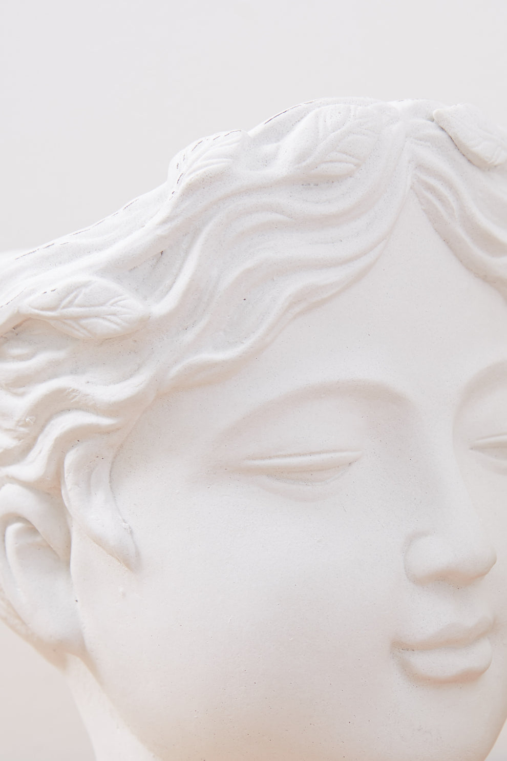 Medium Venus Head Planter In White – JOY